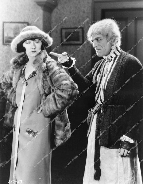 Lon Chaney Sr, Mae Busch - 1925 silent film The Unholy Three - 0426-02 ...