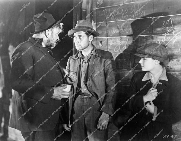 Wallace Beery, Richard Arlen, Louise Brooks - 1928 silent film Beggars ...