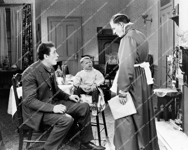 Lon Chaney Sr, Victor McLaglen, Harry Earles - 1925 silent film The Un ...