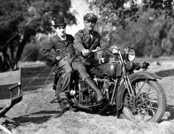 1927 Charlie Chaplin and cop on Harley Dividson Motorcycle cool 836-07 ...