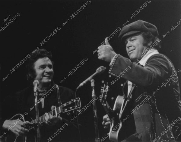 Roy Clark Johnny Cash live on stage 11247-15 - 11247-15 – ABCDVDVIDEO
