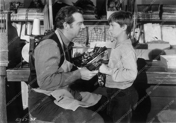 Fred MacMurray Tommy Rettig western film At Gunpoint 10407-29 – ABCDVDVIDEO