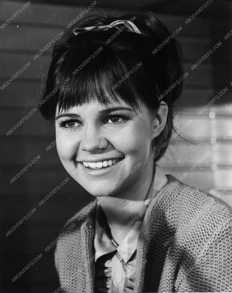 Sally Field portrait 2104-25 – ABCDVDVIDEO