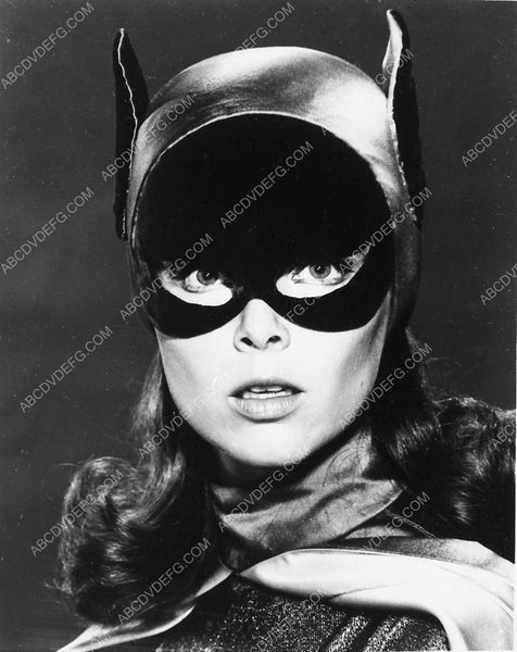 beautiful Yvonne Craig as Batgirl original TV Batman 2244-07 – ABCDVDVIDEO