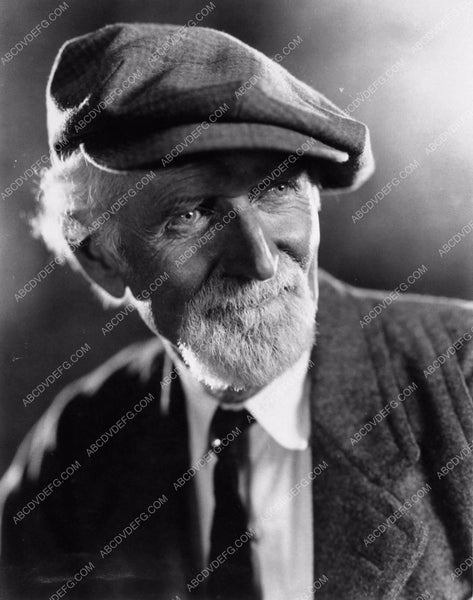 Luke Cosgrave portrait 2323b-09 – ABCDVDVIDEO