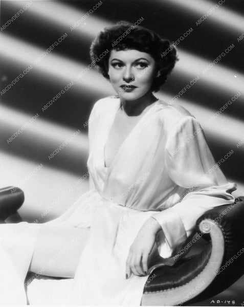 Adrian Booth portrait 3065-29 – ABCDVDVIDEO