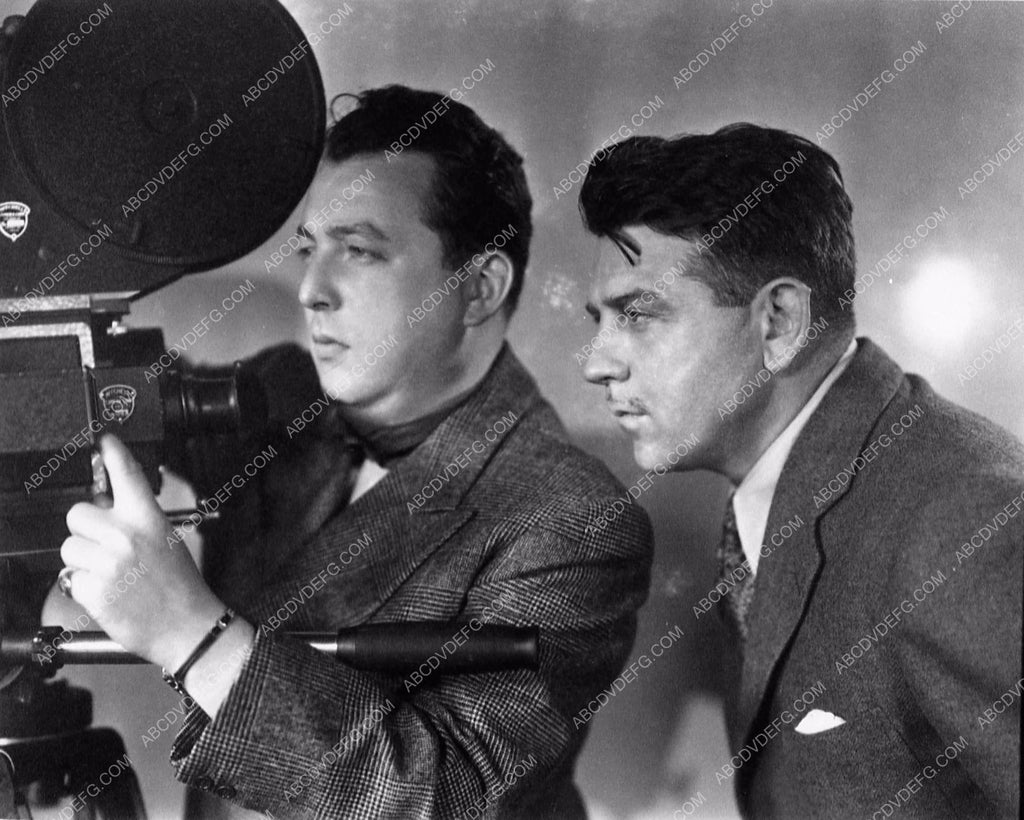 director Lewis Milestone behind the camera 3201-25 – ABCDVDVIDEO