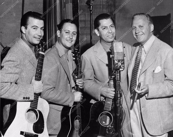 Jack Benny and musical trio group 3401-30 – ABCDVDVIDEO