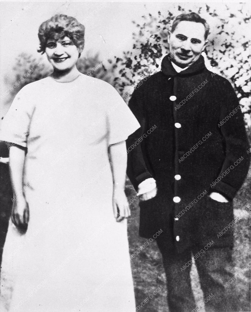 Minnie Marx and Papa Marx early 20's 3594-30 – ABCDVDVIDEO