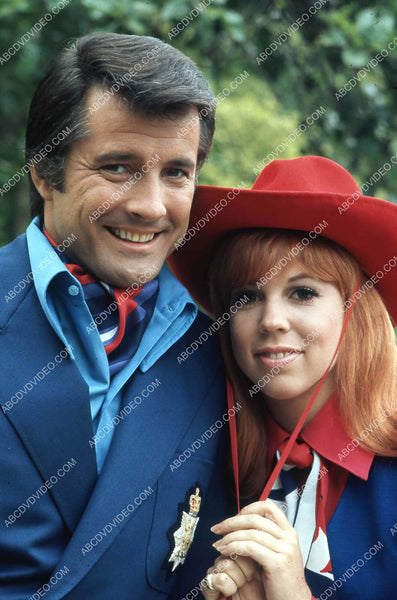 Lyle Waggoner Vicki Lawrence spend a day in the park 35m-16895 ...