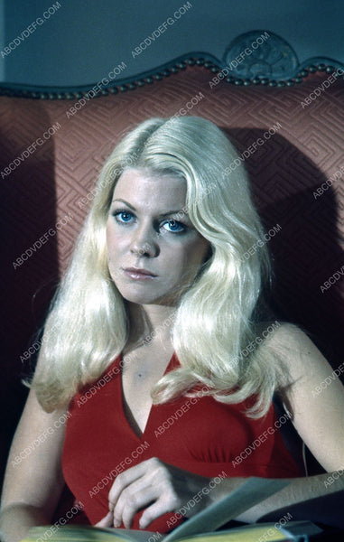 beautiful Kathleen Cody reading in bed 35m-2176 – ABCDVDVIDEO