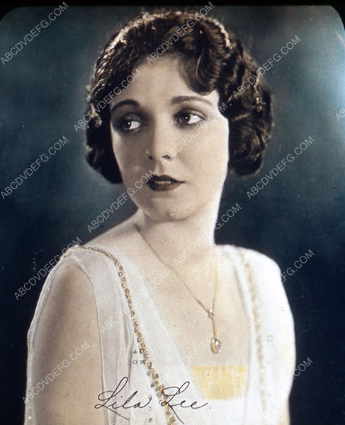 lovely Lila Lee portrait 35m-5880 – ABCDVDVIDEO