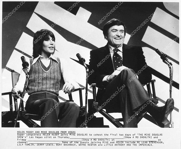Mike Douglas has Helen Reddy as guest TV The Mike Douglas Show 4586-13 ...