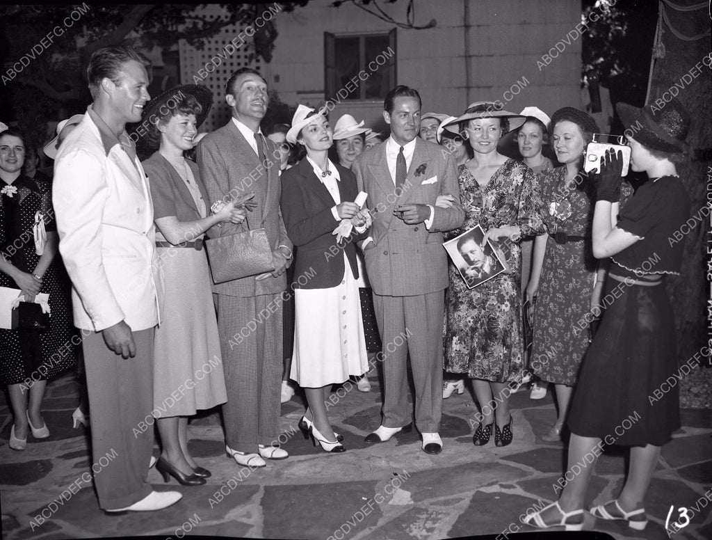 Warren William signs autographs at party Wayne Morris 45bx05-22 ...