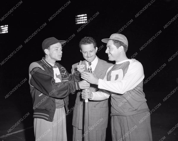 Frank Sinatra and Hollywood All Star Baseball team 4b10-438 – ABCDVDVIDEO