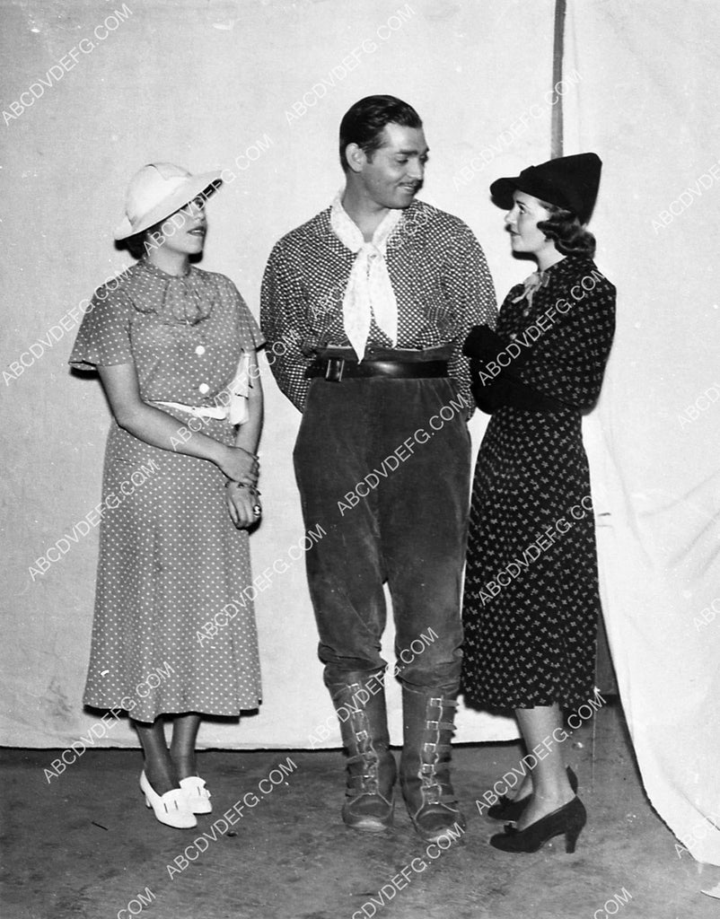 Mona Barrie Clark Gable and friend on set film Love on the Run 5096-16 ...