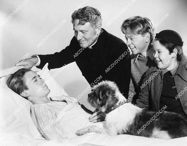 Spencer Tracy, Mickey Rooney, Bobs Watson, Larry Nunn & dog portrait f ...