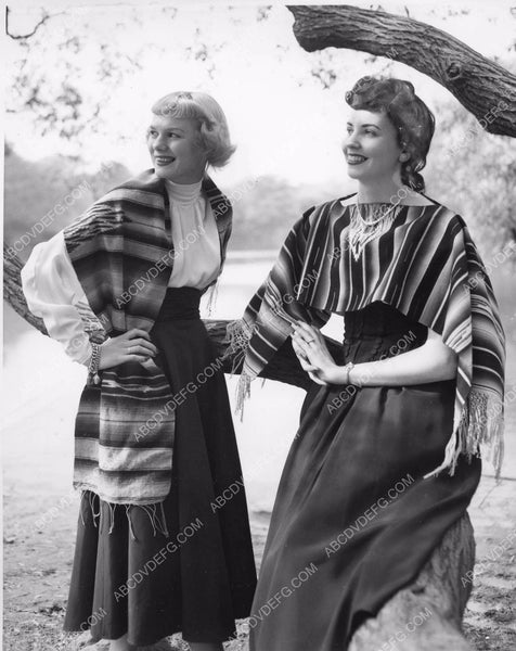 models Sunny Evans Kay Farrell were new Mexican inspired line 81bx01-0 ...