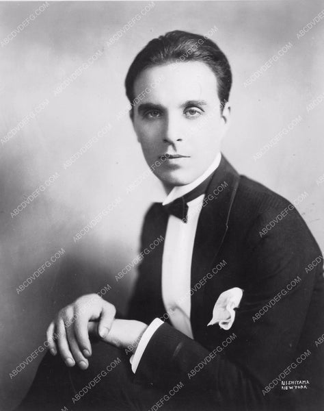 stage actor Victor Hammond portrait 81bx01-236 – ABCDVDVIDEO