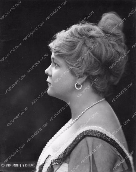 old school dancer Emma Carus profile portrait 81bx01-281 – ABCDVDVIDEO