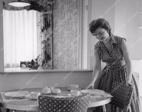 news photo 1956 Sandra Nash official hostess 8b6-570 – ABCDVDVIDEO