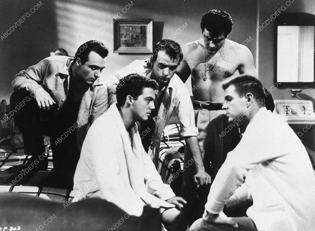 Stuart Whitman and the guys film Johnny Trouble 9208-27 – ABCDVDVIDEO