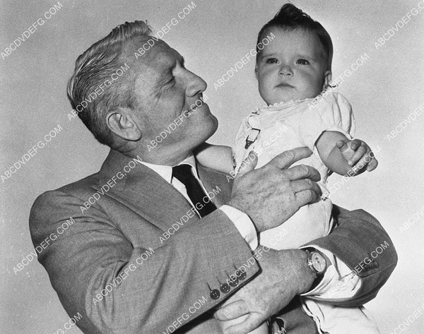 Spencer Tracy w the baby film Father's Little Dividend 9482-25 ...