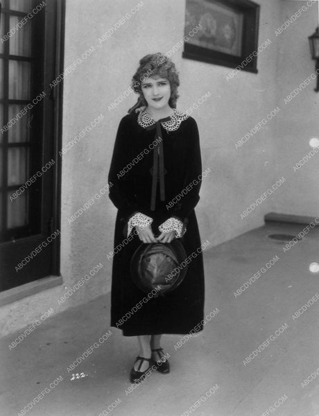 Mary Pickford beautiful full length portrait at home 9517-01 – ABCDVDVIDEO