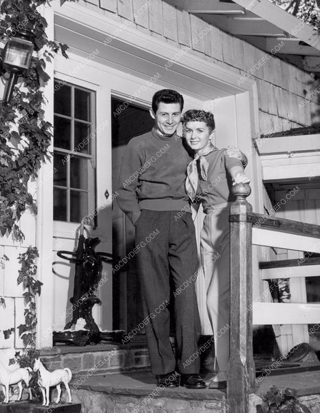 Eddie Fisher Debbie Reynolds on the back porch 8b20-12176 – ABCDVDVIDEO