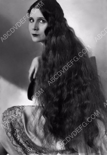 Olive Ann Alcorn portrait 8b20-12522 – ABCDVDVIDEO