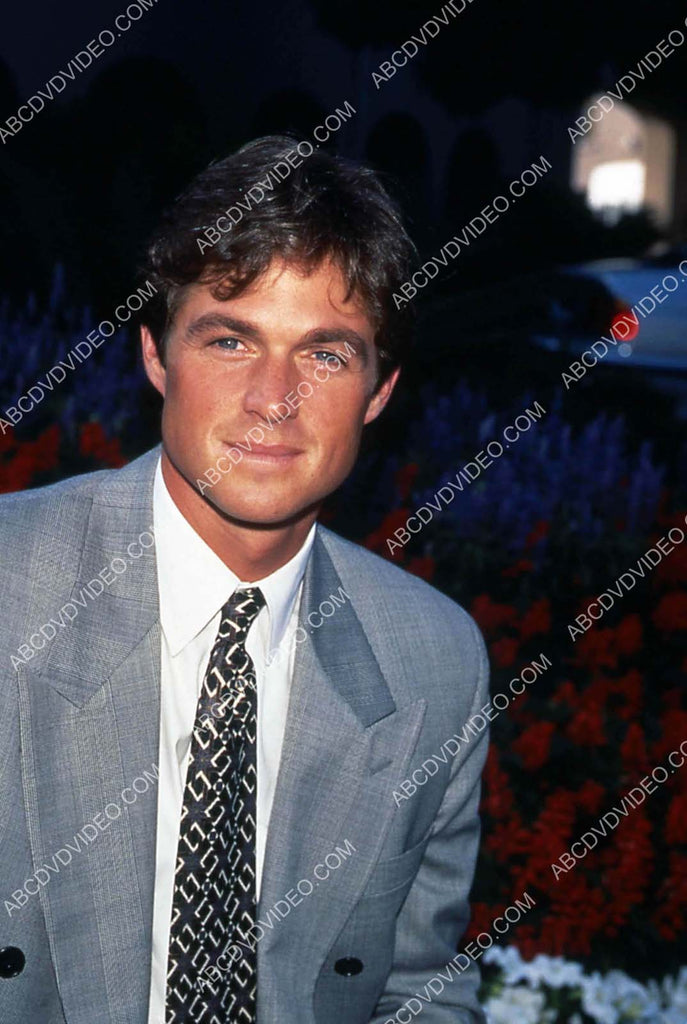 Eric Close 8b20-17375 – ABCDVDVIDEO