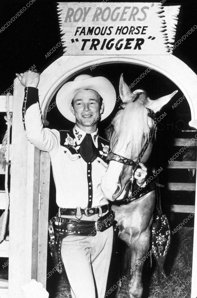 Roy Rogers and Trigger portrait 8b20-18931 – ABCDVDVIDEO