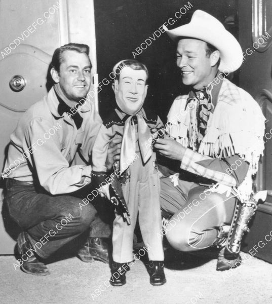 Alan Ladd Roy Rogers and a kid in costume 8b20-20751 – ABCDVDVIDEO