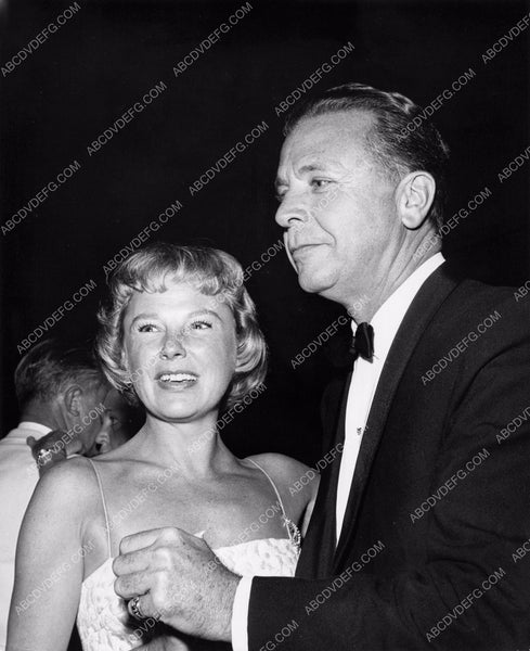 candid June Allyson Dick Powell out for evening 8b20-8253 – ABCDVDVIDEO