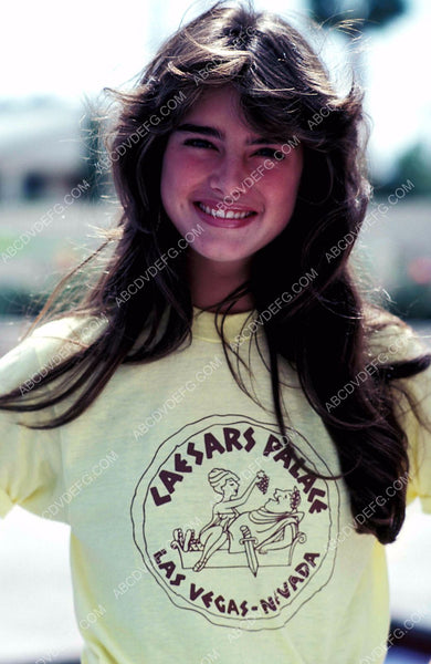 cutie Brooke Shields plugging Caesar's Palace Las Vegas 8b20-8412 ...