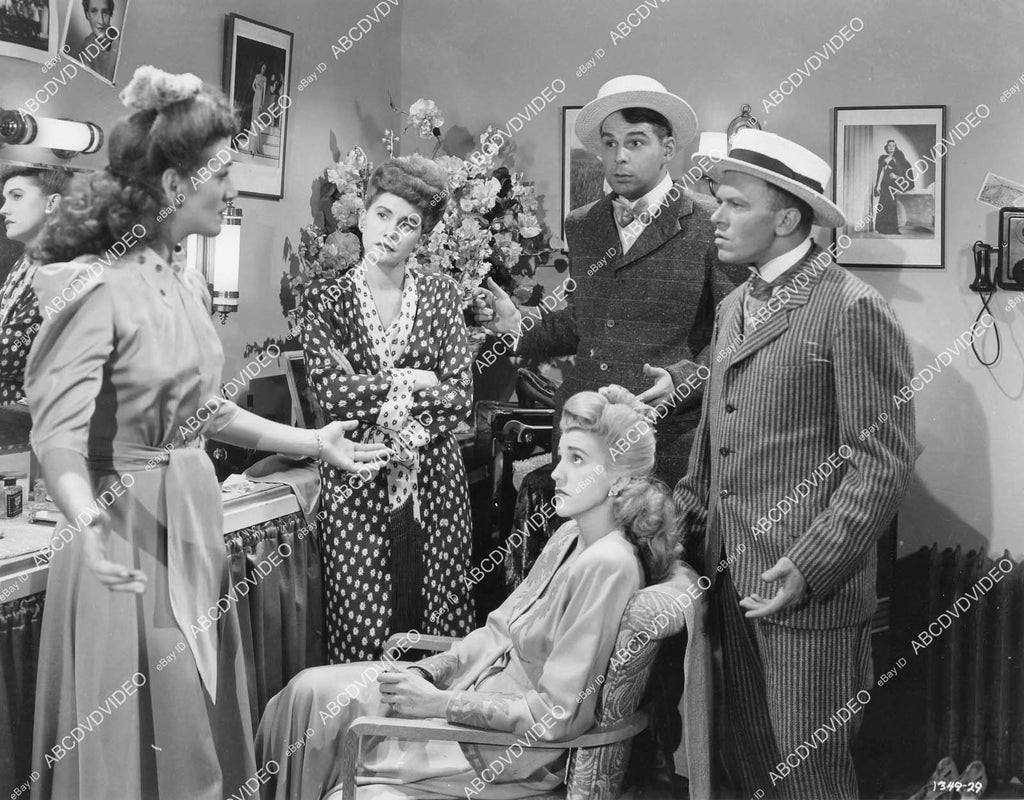 crp-10526 1943 Patty, Maxene, Laverne Andrews Sisters, Peter Cookson ...