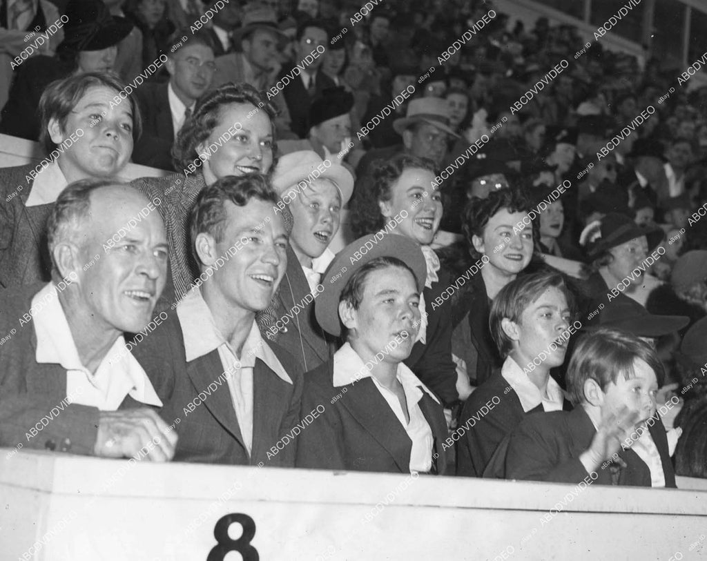 crp-11629 1936 news photo Hollywood Family Bobs & Delmar Watson w Glor ...