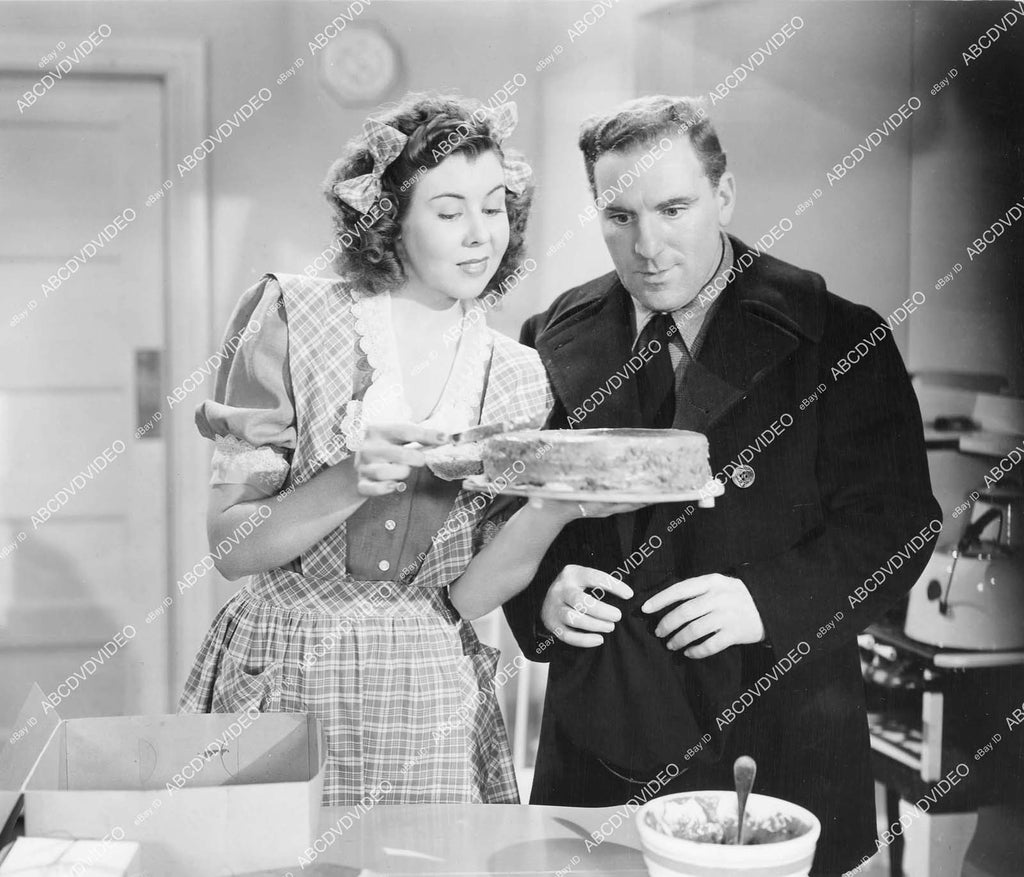crp-12975 1945 photo William Bendix, Mary Treen & a good looking cake ...