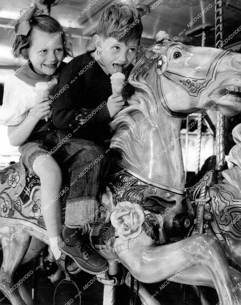 crp-15401 1936 cute kids John Keith Robb & Bonnie Jane Robb w ice crea ...