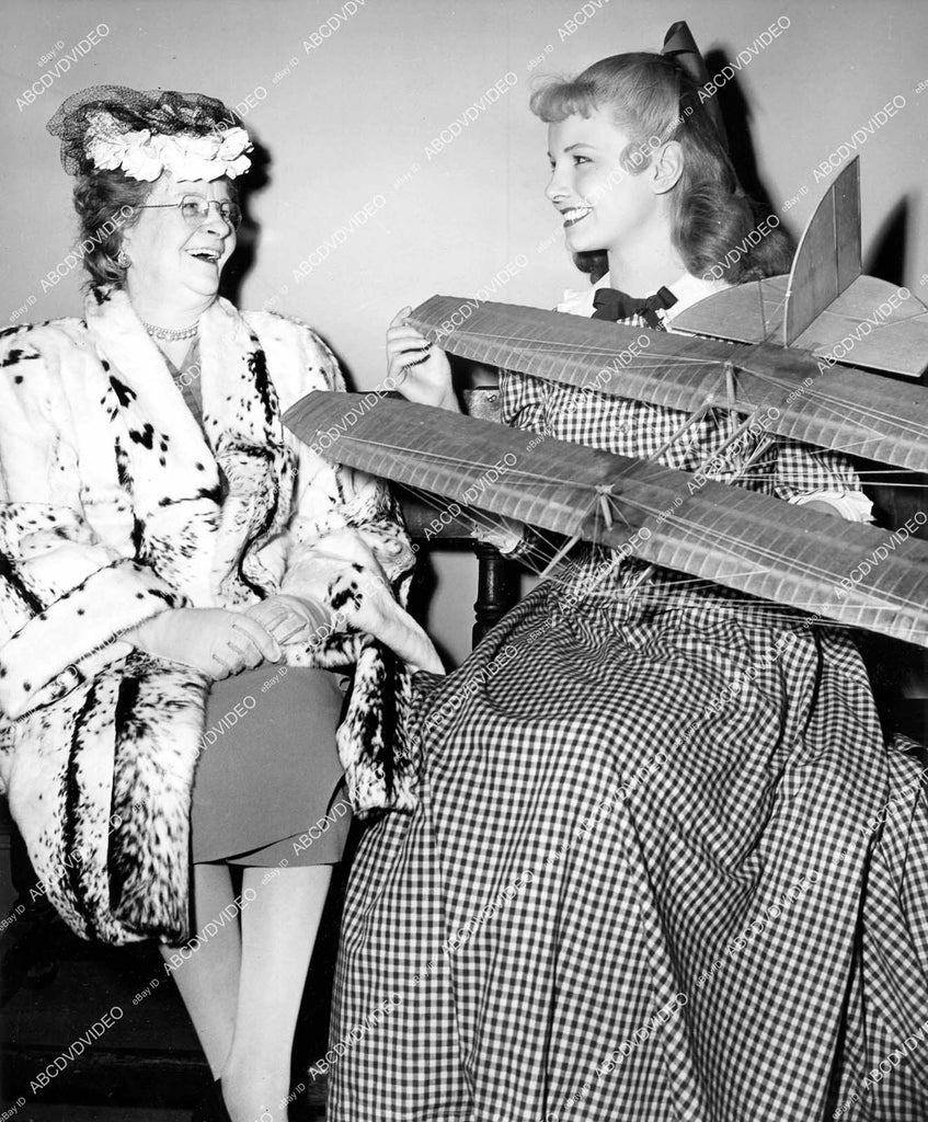 crp-16531 1946 Janet Blair & Mrs Regina Cleary Montgomery & aviation m ...