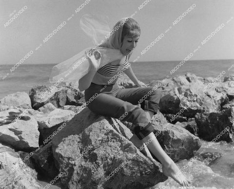 crp-01792 1963 Liliane Brousse dips her toes in the water Hammer film ...