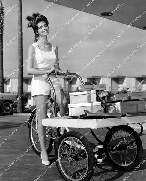 crp-19044 circa 1959 pretty Barbara Dunnington delivers Christmas pack ...