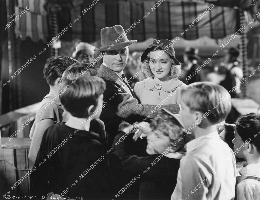 crp-02635 1936 Chester Morris, Marian Marsh w kids at carnival film Co ...