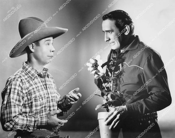 crp-06218 1942 Joe E Brown w Victor Jory crushing his flowers film Shu ...