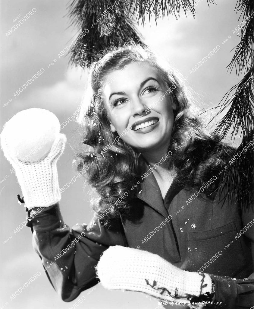 crp-06600 1947 cutie Nancy Saunders throwing a giant snowball film It ...