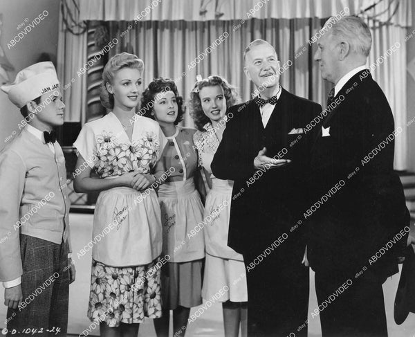 crp-00800 1944 Lynn Merrick, Sally Bliss, Pat Parrish, Douglas Wood, P ...