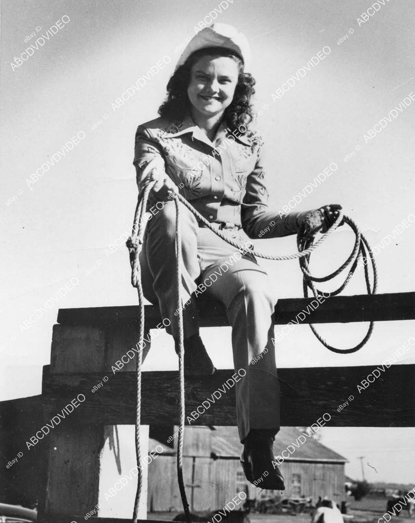 crp-00821 1949 genuine cowgirl Joan ferguson of Wharton Tex w lasso Ro ...