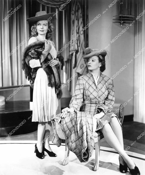 crp-08908 1941 Ruth Eddings, Peggy O'Neill fashion models film Two in ...